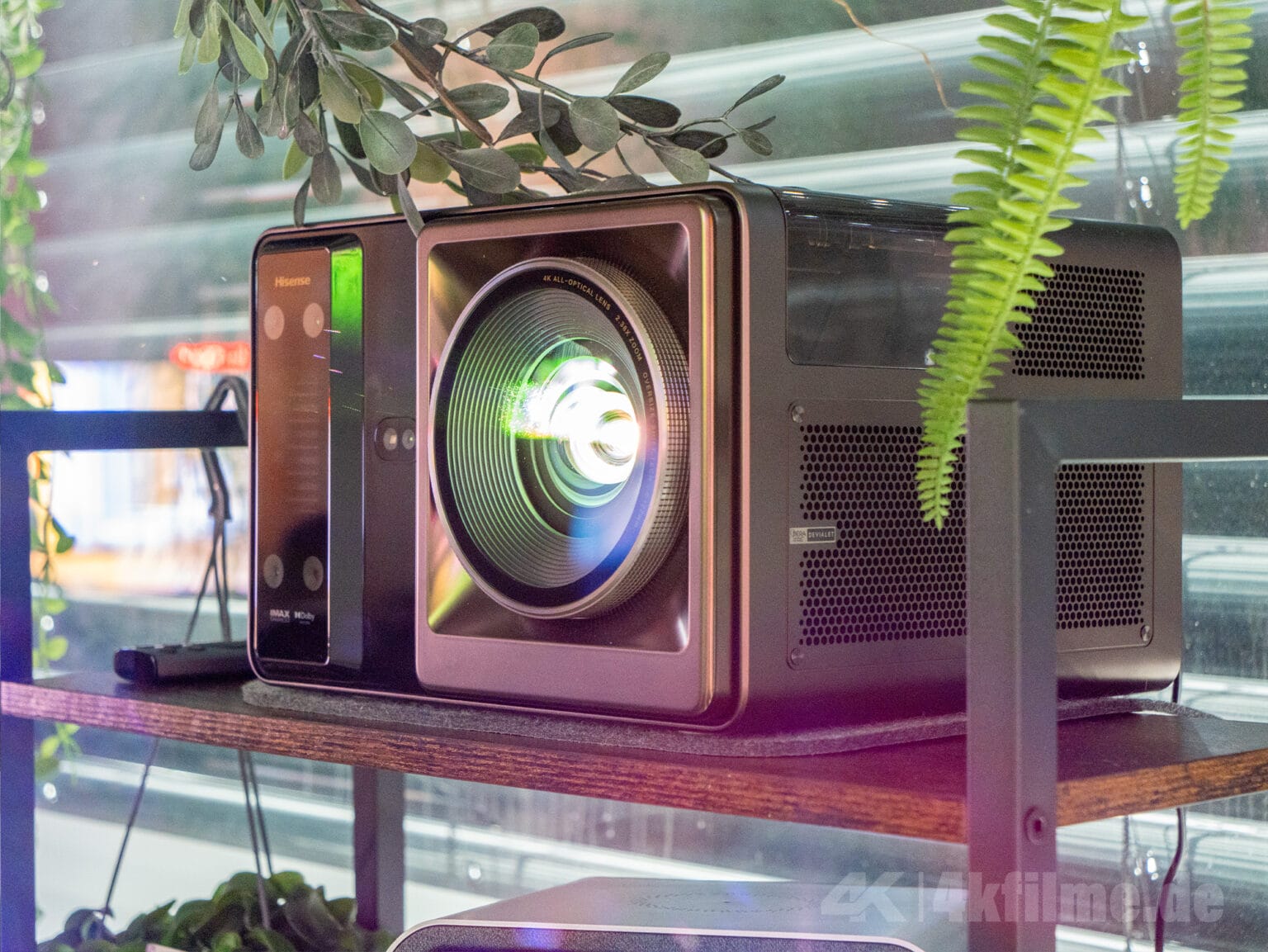 Hisense XR10: Neuer 4K-RGB-Triple-Laser-Heimkinoprojektor ist ab sofort ...